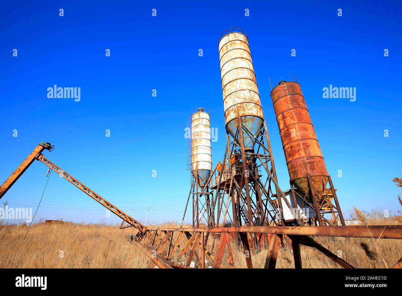 Concrete mixing tower. Concept of on-site construction facility Stock ...