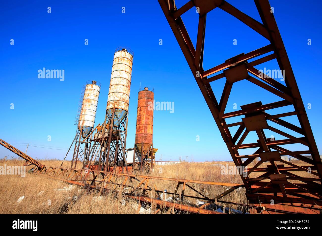 Concrete mixing tower. Concept of on-site construction facility Stock ...