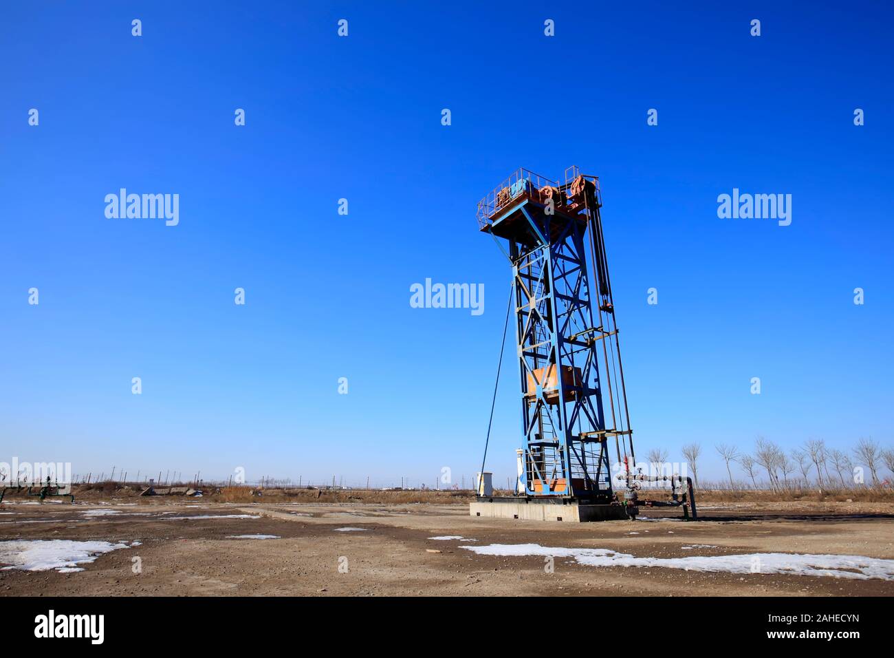 Tower type pumping unit Stock Photo - Alamy