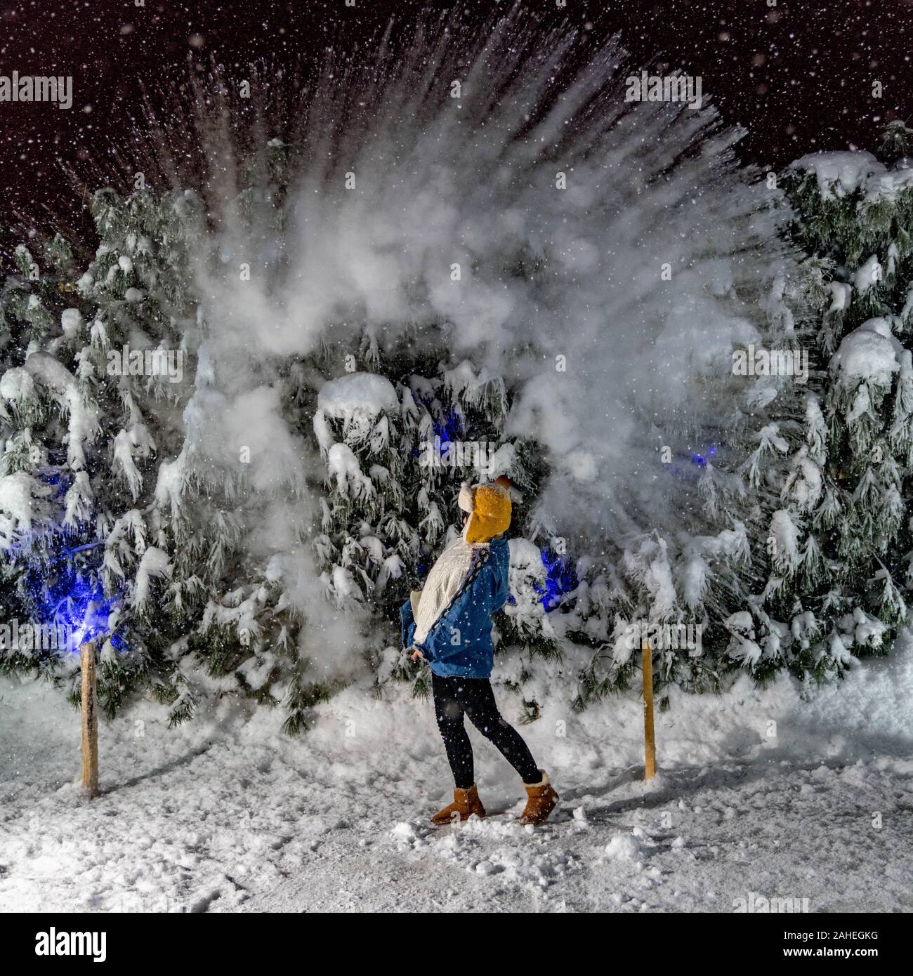 Young girl experiment smoke hi-res stock photography and images - Alamy