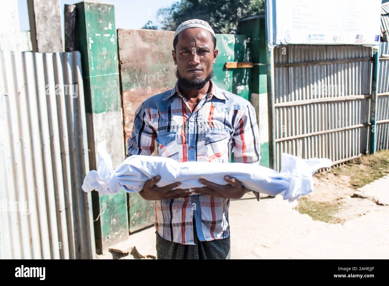 Corpse of a child hi-res stock photography and images - Alamy