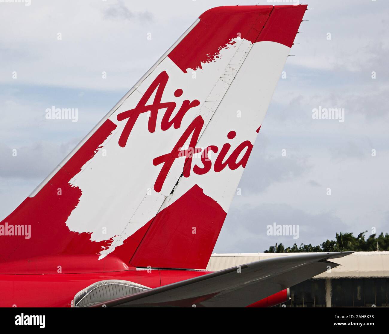 Airasia Airlines Logo AirAsia Boosting Fleet With 14 New Aircraft