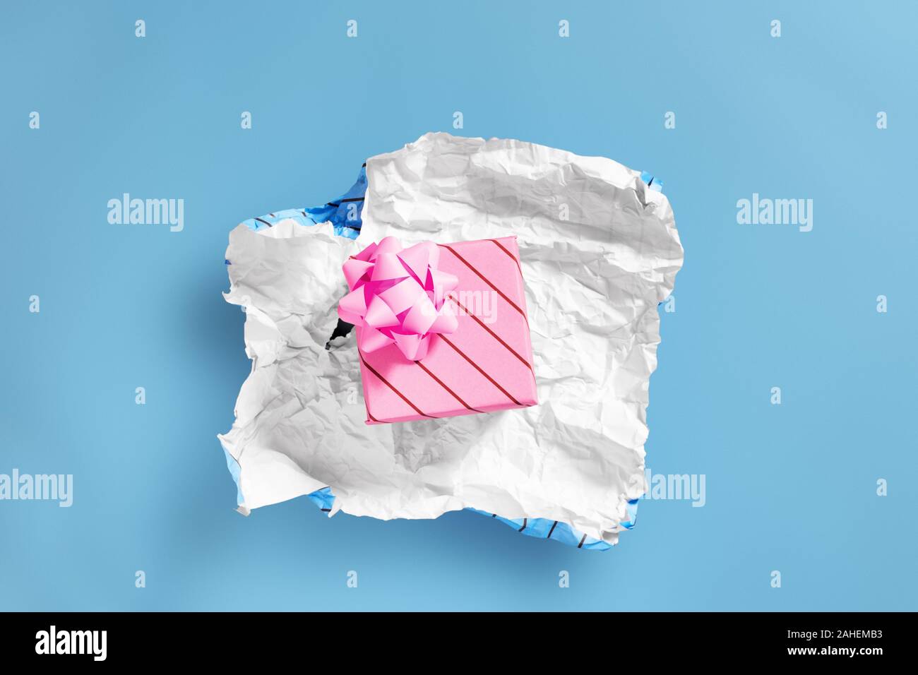 Unwrapped gift ribbon hi-res stock photography and images - Alamy
