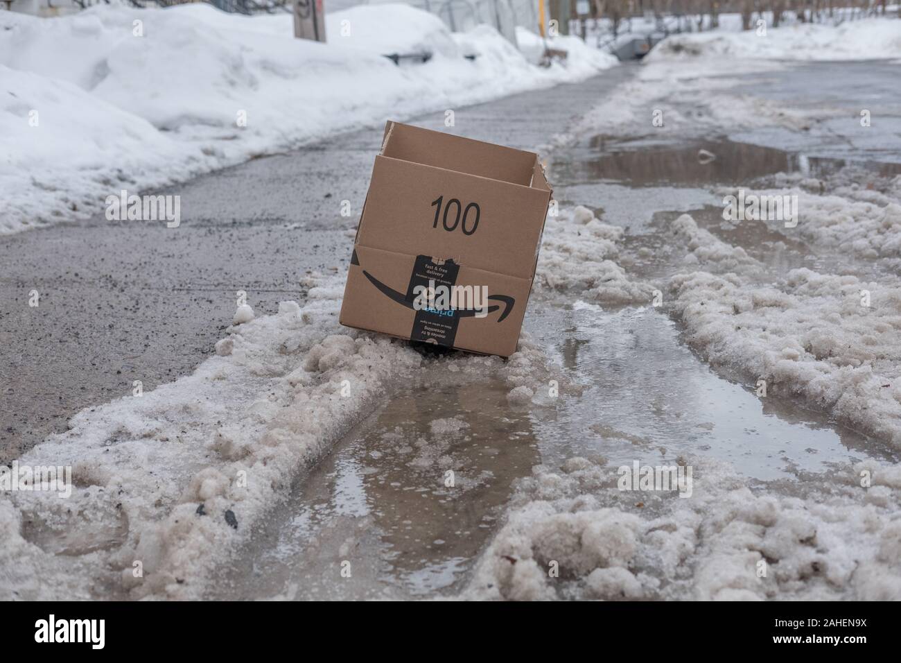 Amazon business model hi-res stock photography and images - Alamy