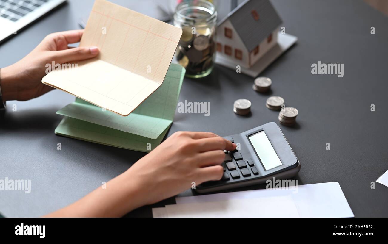 Calculate saving hi-res stock photography and images - Alamy