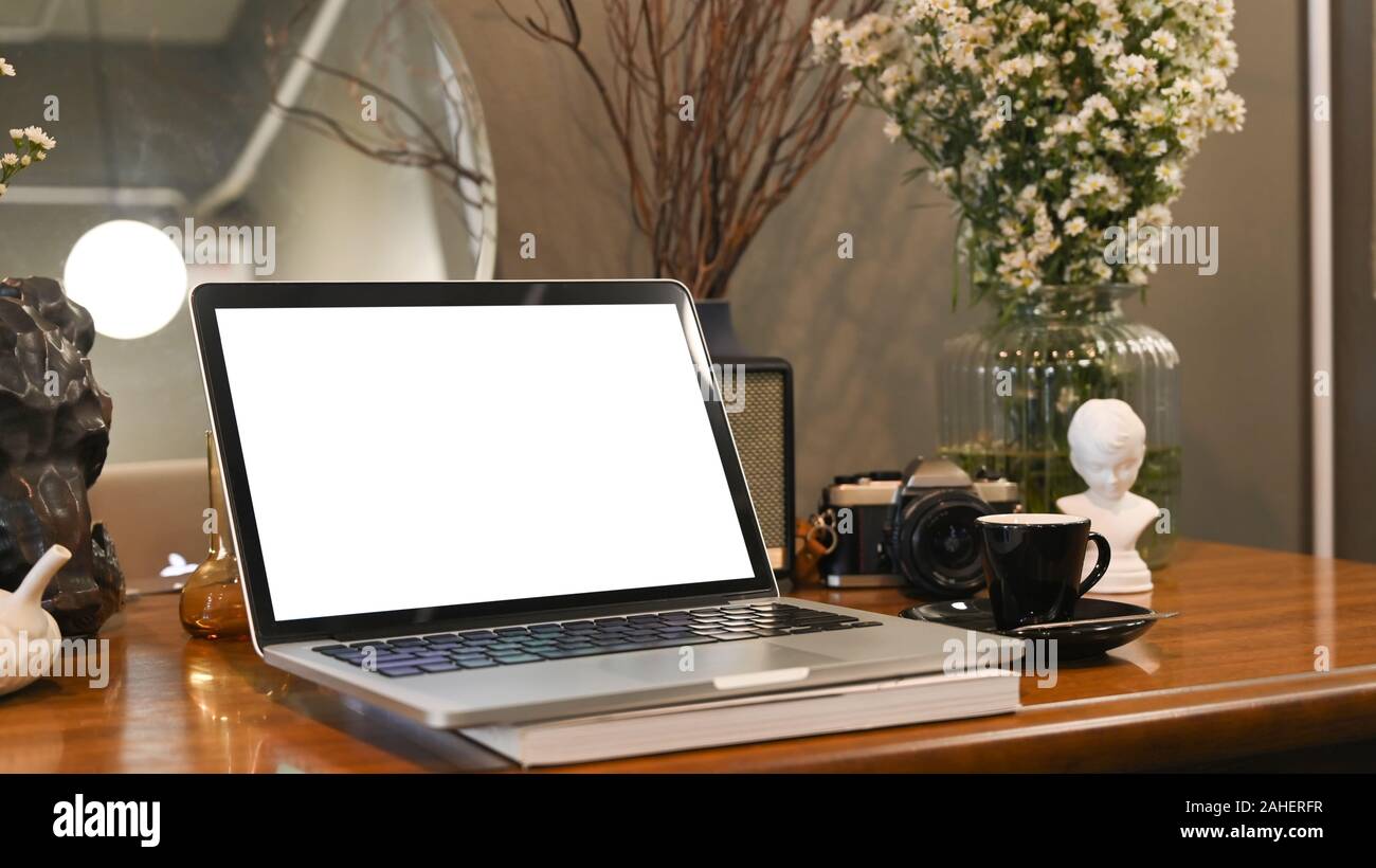 Dressing table screen hi-res stock photography and images - Alamy