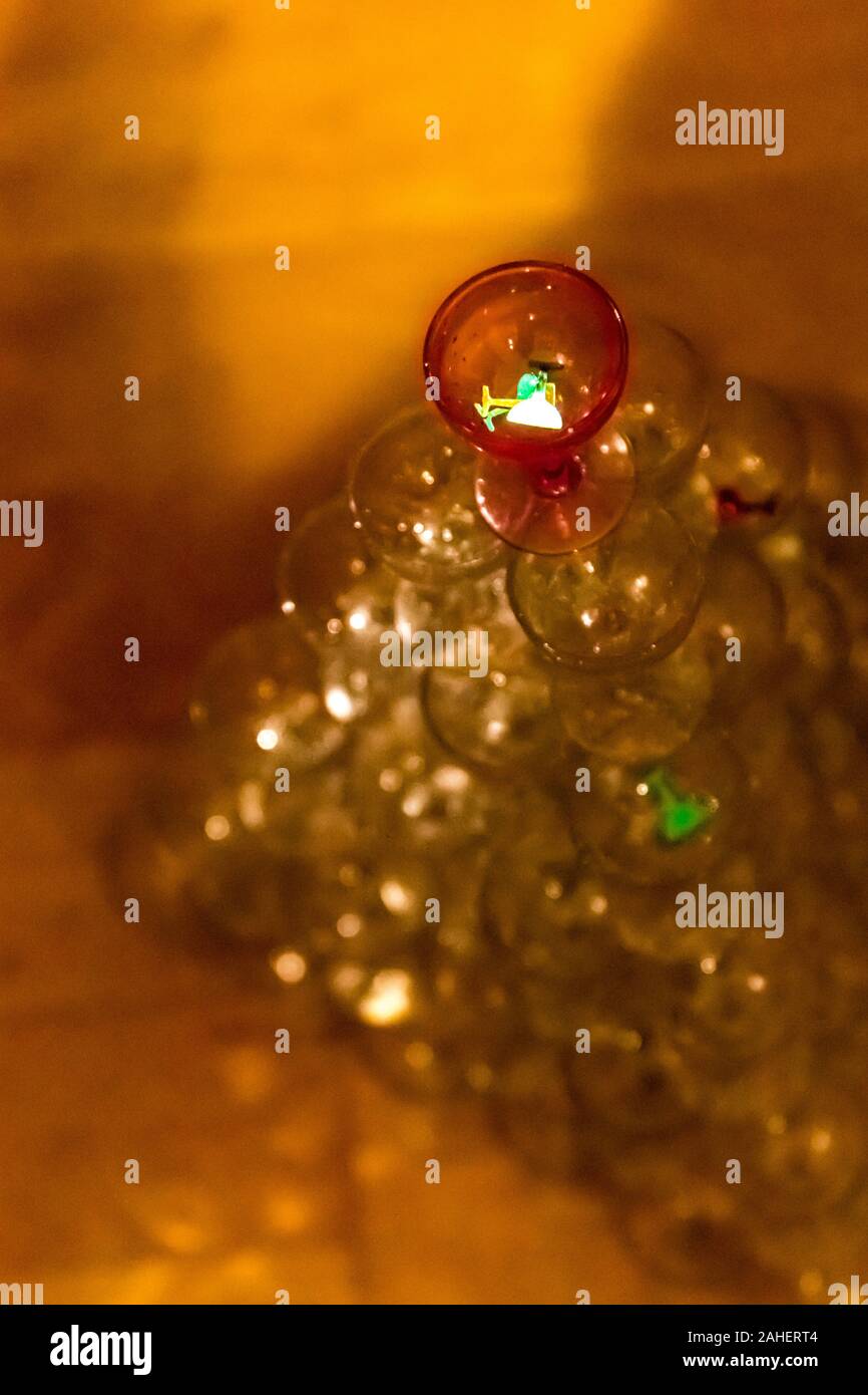 A pyramid made of glass hi-res stock photography and images - Alamy