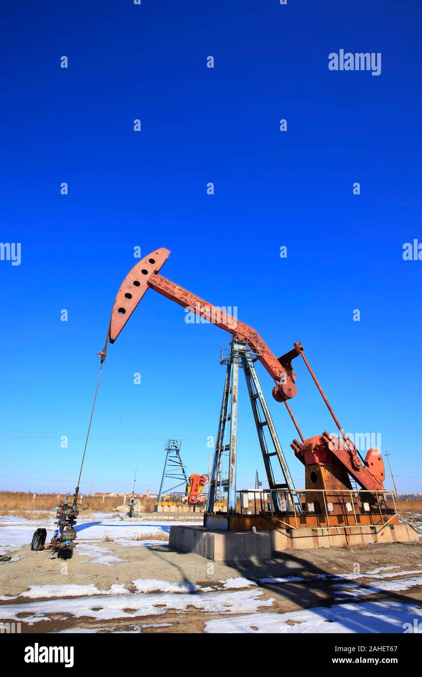 Beam pumping unit Stock Photo - Alamy