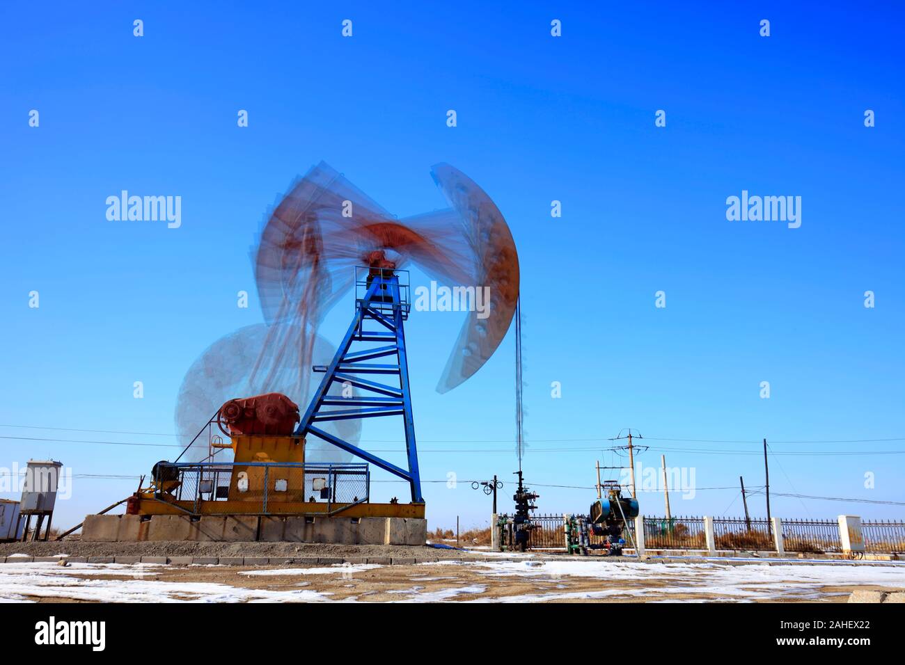 Beam pumping unit Stock Photo - Alamy