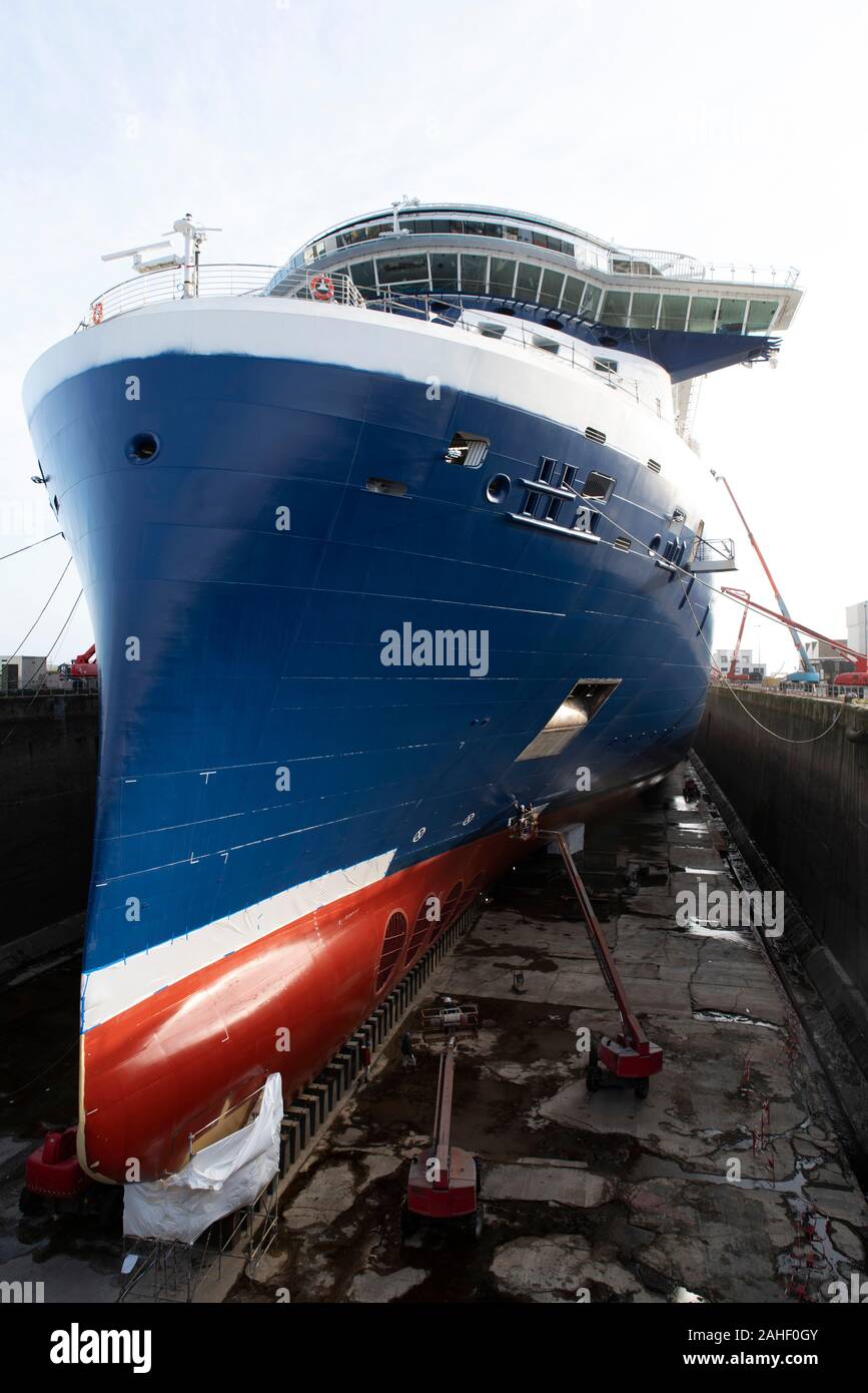 Repairs cruise ship hi-res stock photography and images - Alamy