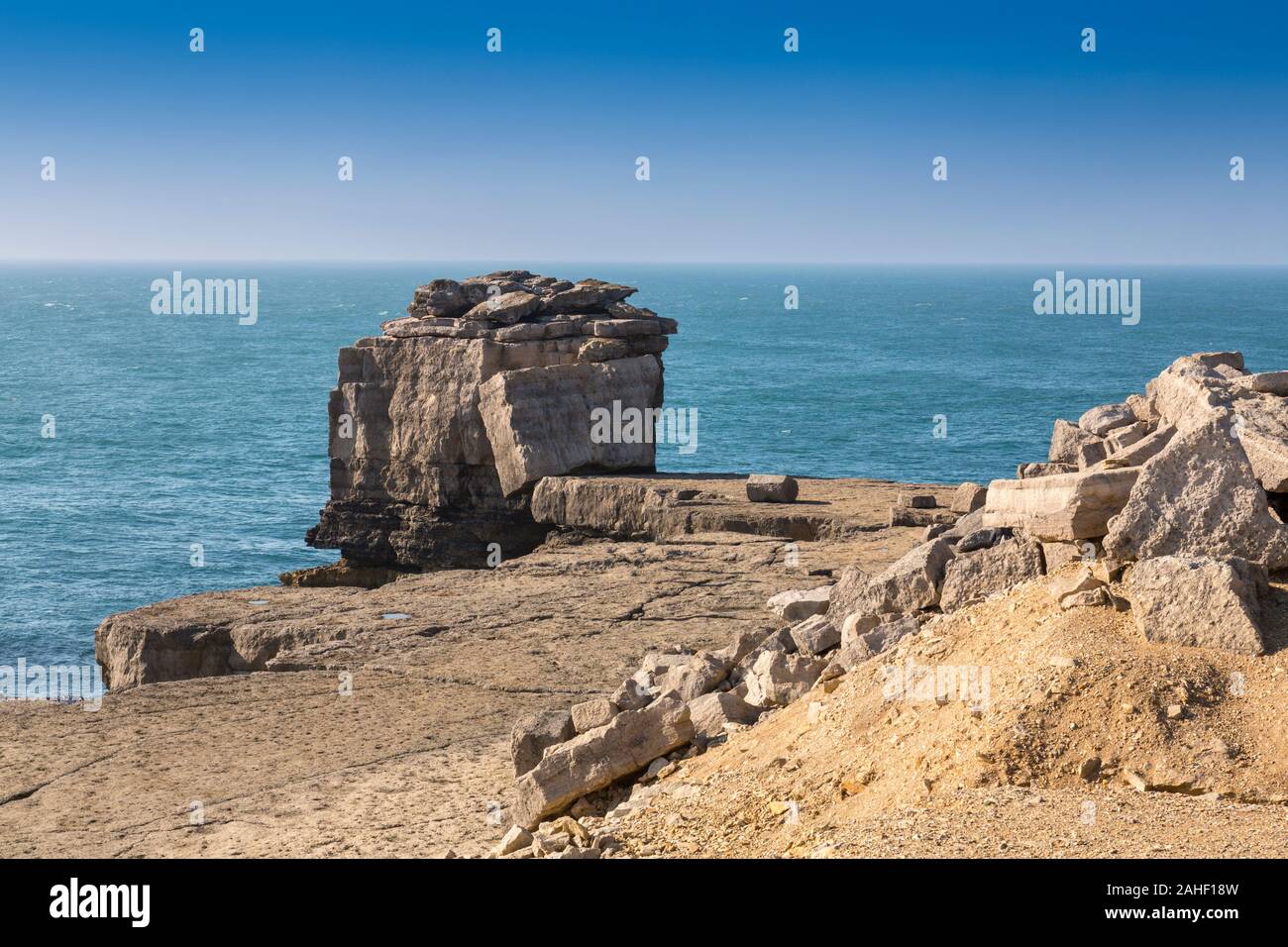 Pulpit rock portland isle hi-res stock photography and images - Alamy