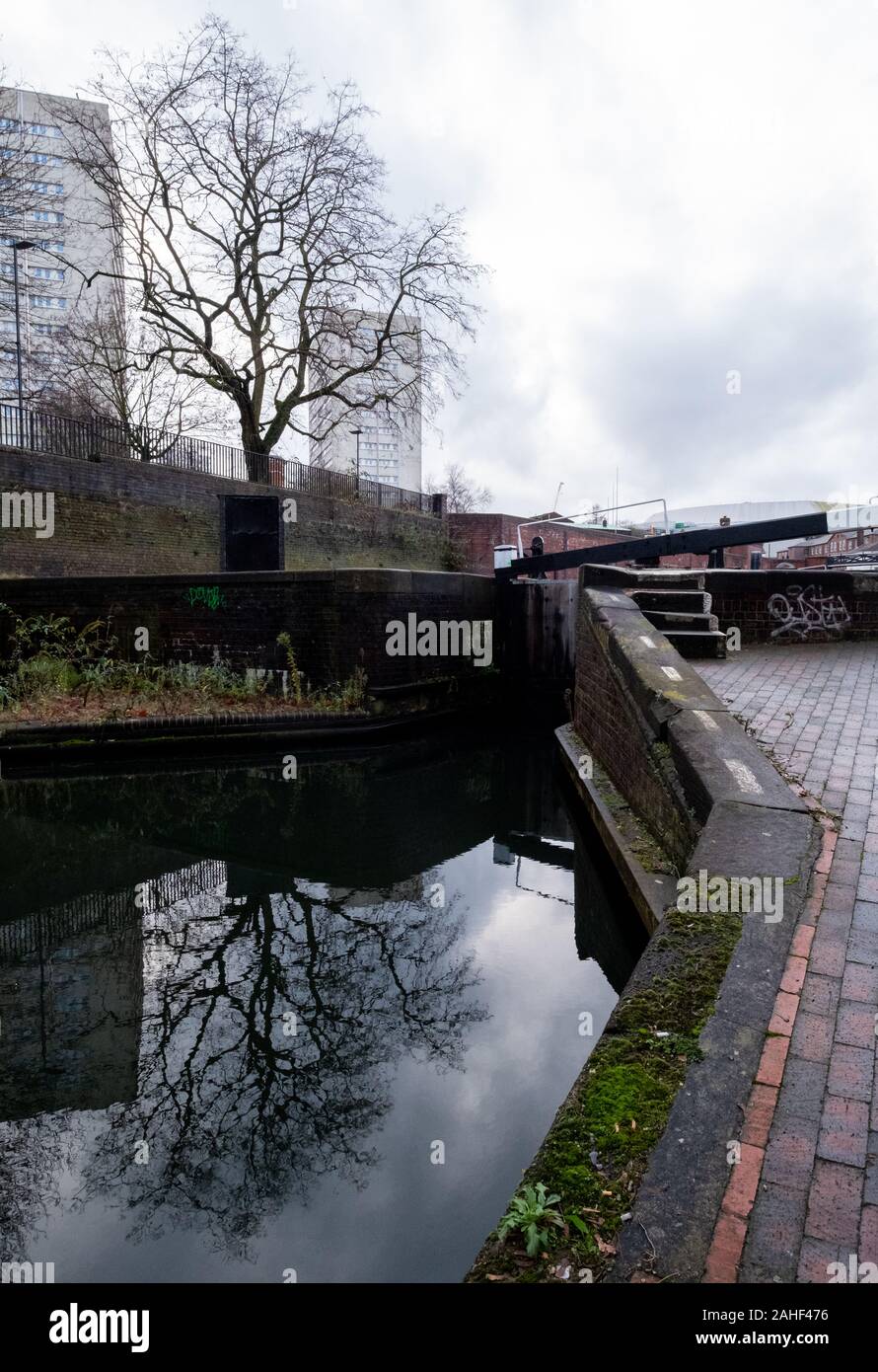 Tower block birmingham view hi-res stock photography and images - Alamy