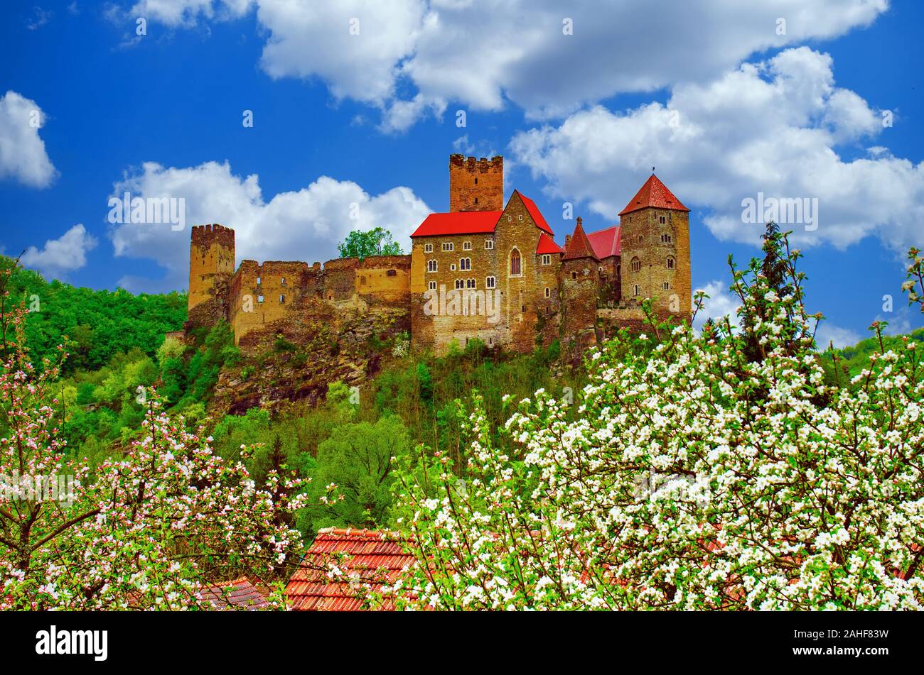 Ruin of castle hardegg hi-res stock photography and images - Alamy