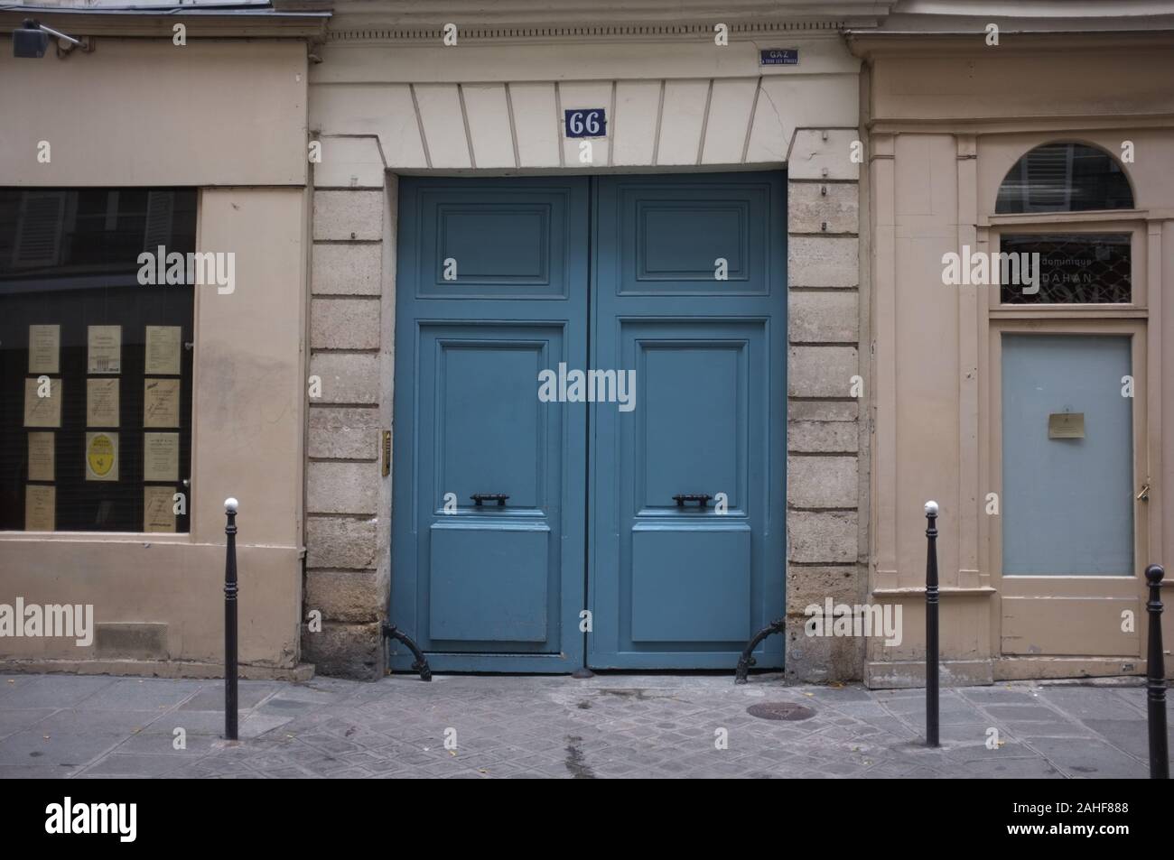 Colorful doors of Paris Stock Photo - Alamy