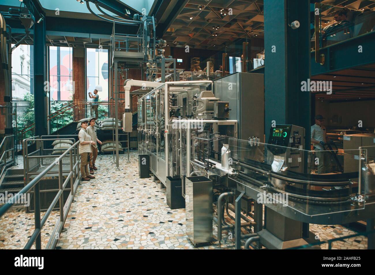 Starbucks coffee bag hi-res stock photography and images - Alamy