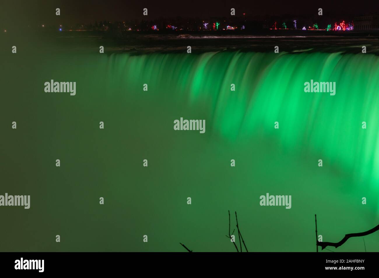 Long exposure of Illuminated Horseshoe Falls in Niagara Falls at night ...