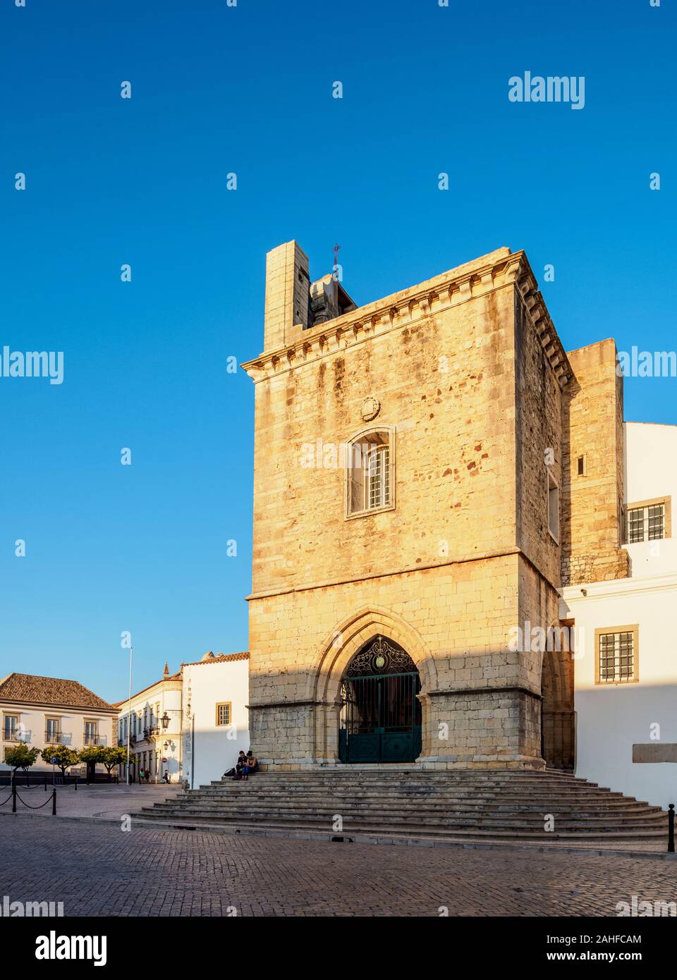 Se cathedral faro hi-res stock photography and images - Alamy