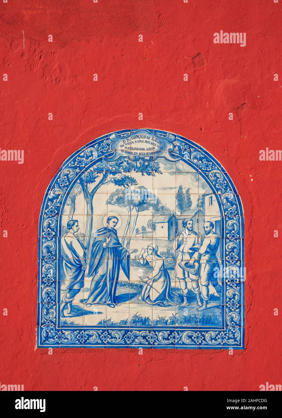 Faro tiles azulejos hi-res stock photography and images - Alamy