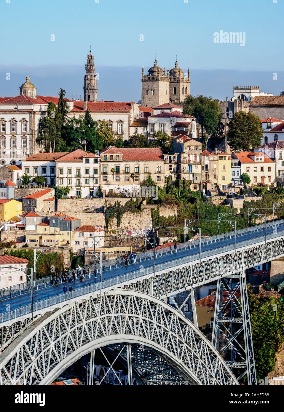 Dom Luis I Bridge, elevated view, Porto, Portugal Stock Photo - Alamy