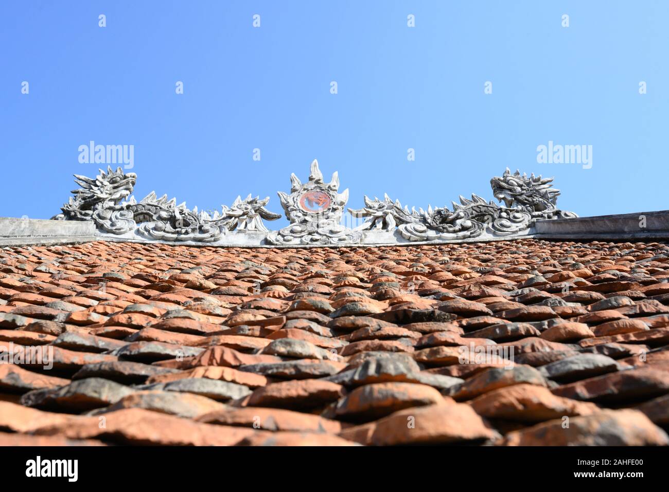 Roof tiles on the one pillar pagoda Stock Photo - Alamy