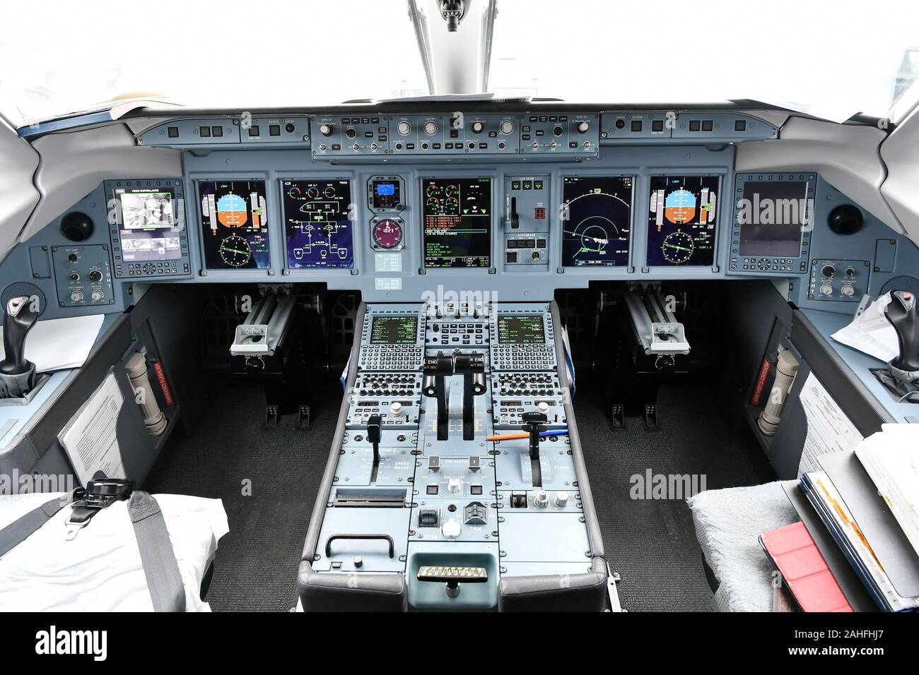 Cockpit, SU 90, Munich Airport, Airport, Freising, Erding, Munich ...