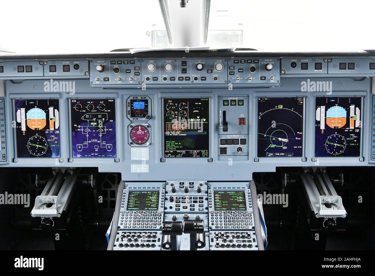 Cockpit, SU 90, Munich Airport, Airport, Freising, Erding, Munich ...