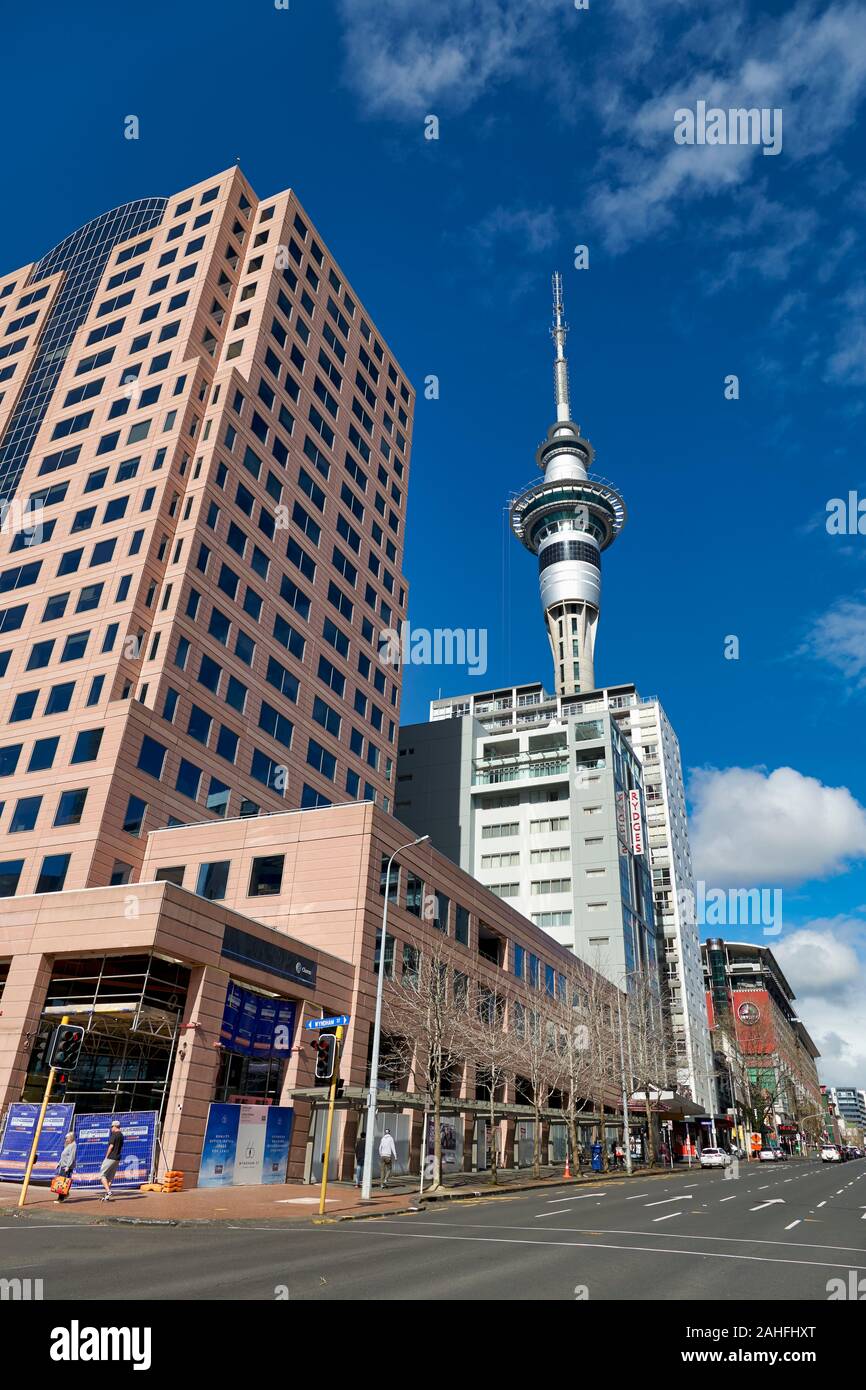 Office building skytower hi-res stock photography and images - Alamy