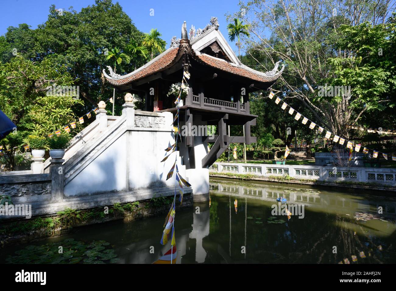 One pillar pagoda, Hanoi Stock Photo - Alamy