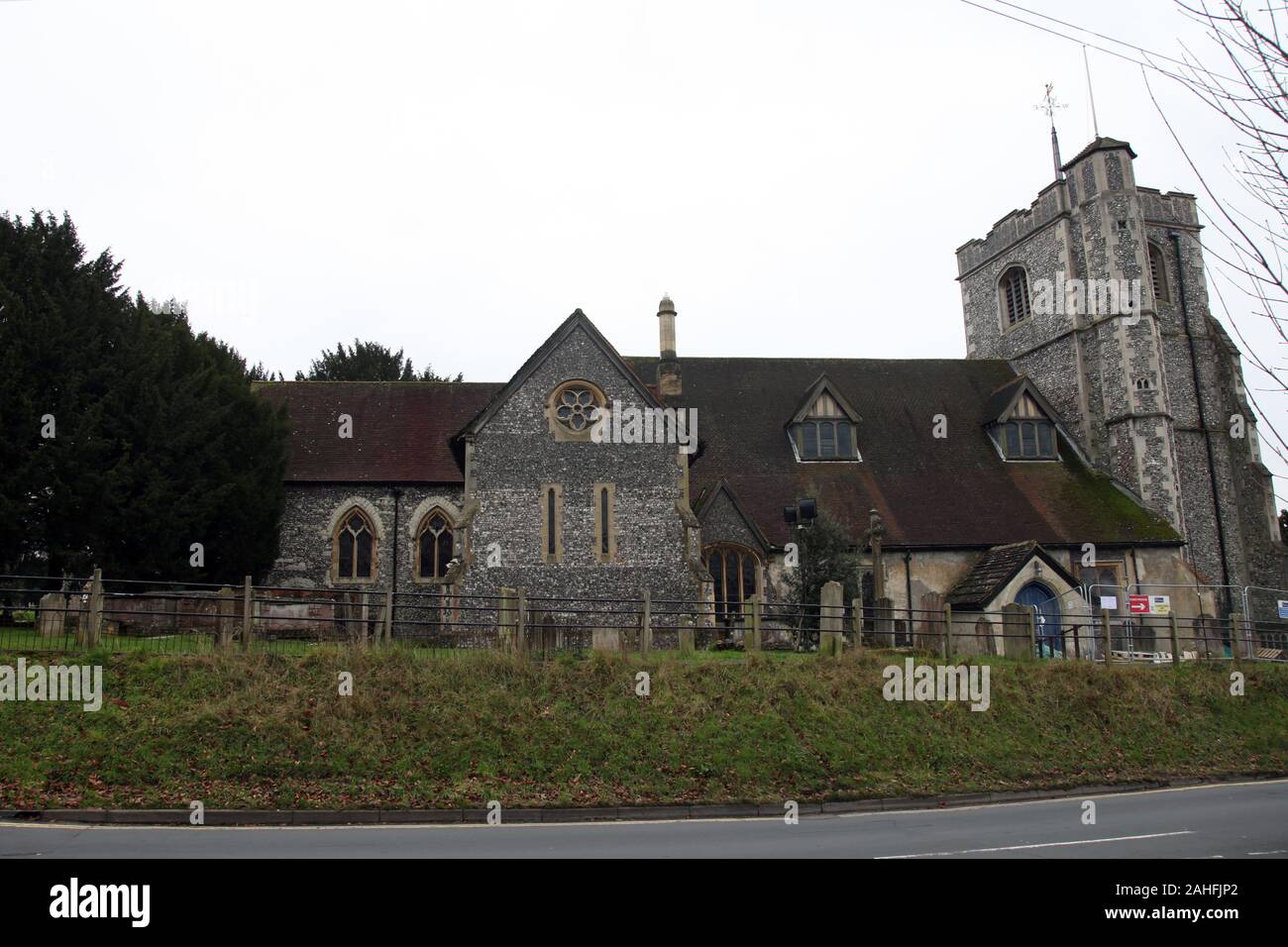 Leatherhead parish church hi-res stock photography and images - Alamy