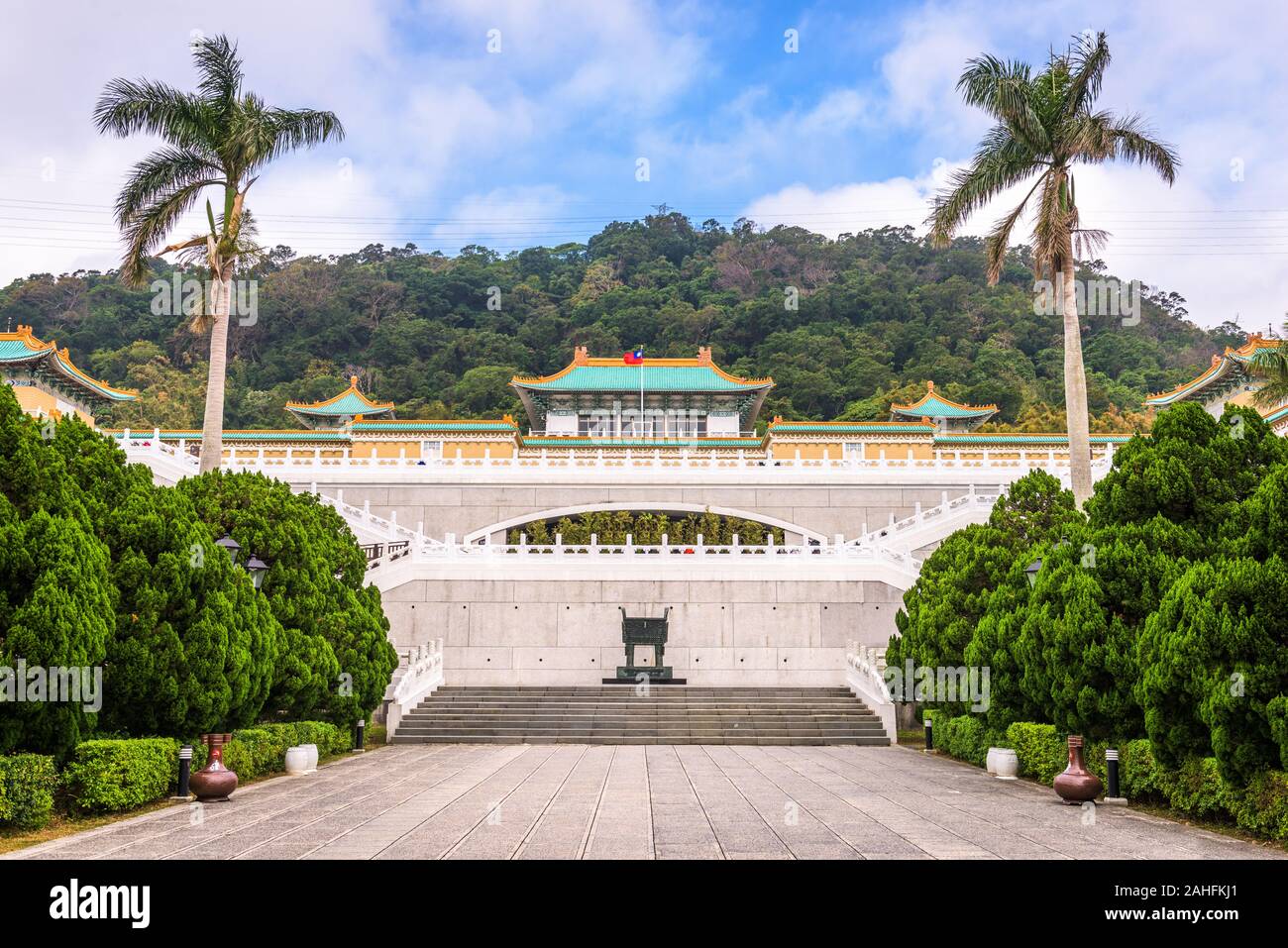 Taipei palace museum and national palace museum hi-res stock ...
