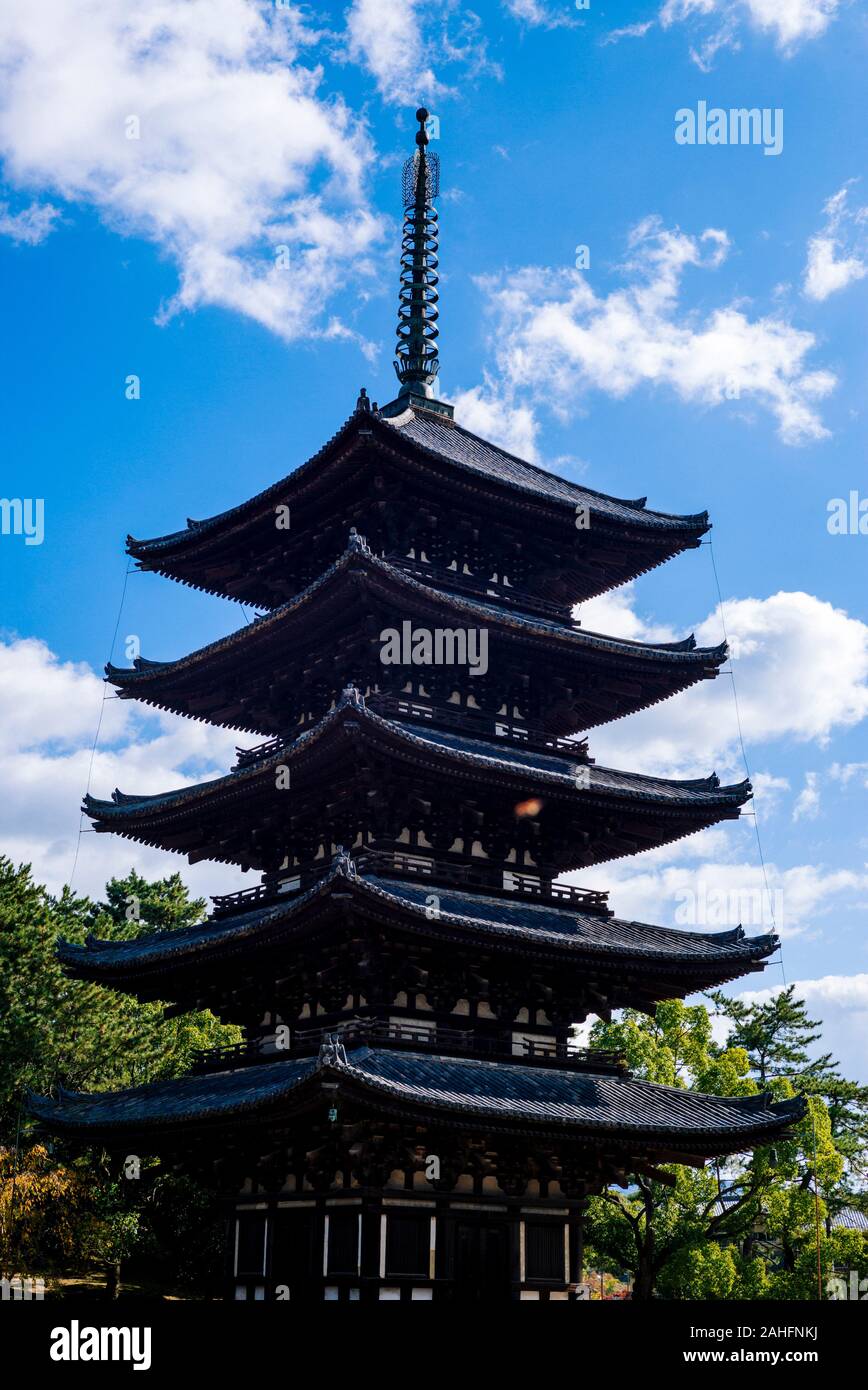 Five stair temple hi-res stock photography and images - Alamy