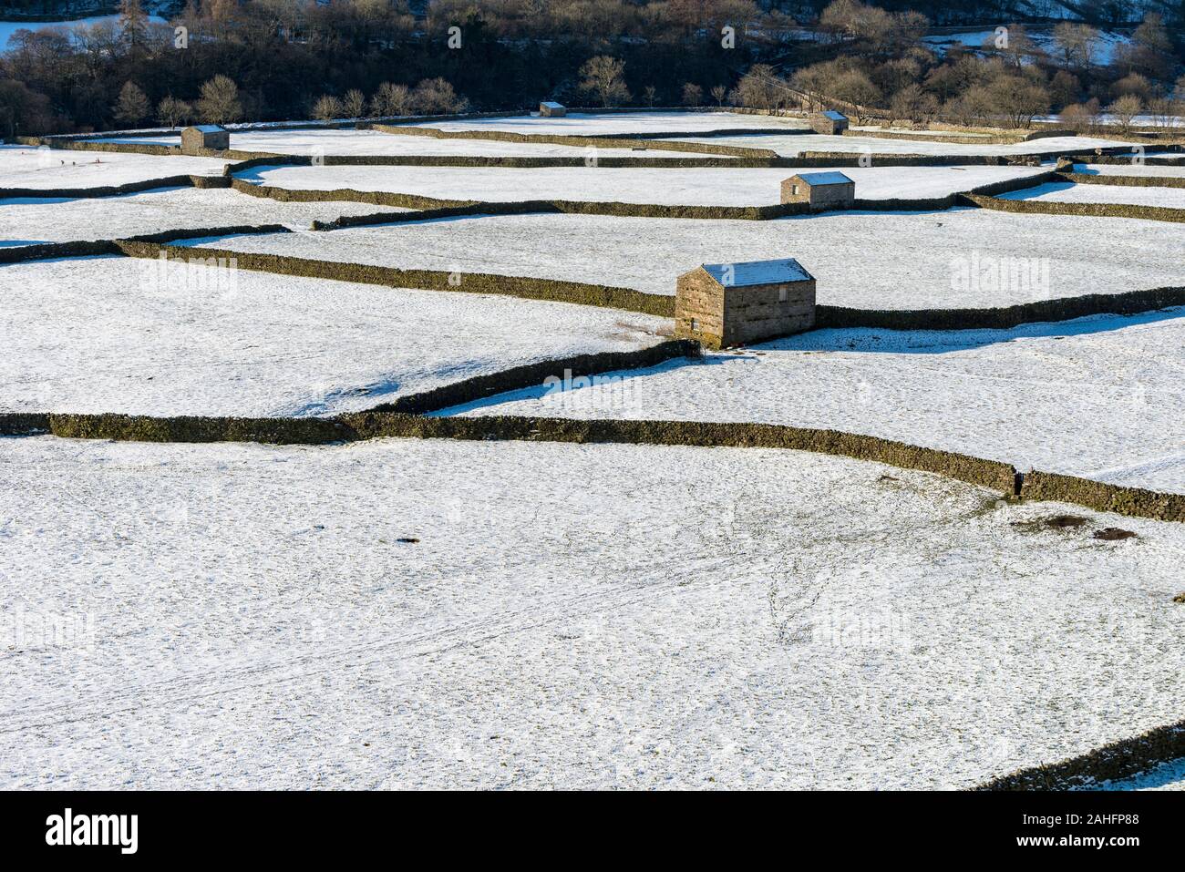 Barns in the snow at Gunnerside, in Swaledale Stock Photo - Alamy