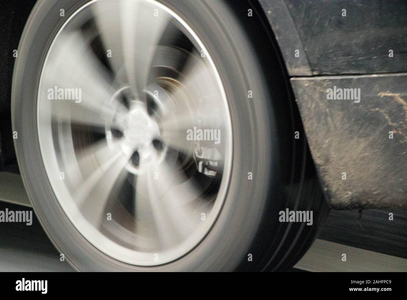Car wheel spinning close up hi-res stock photography and images - Alamy