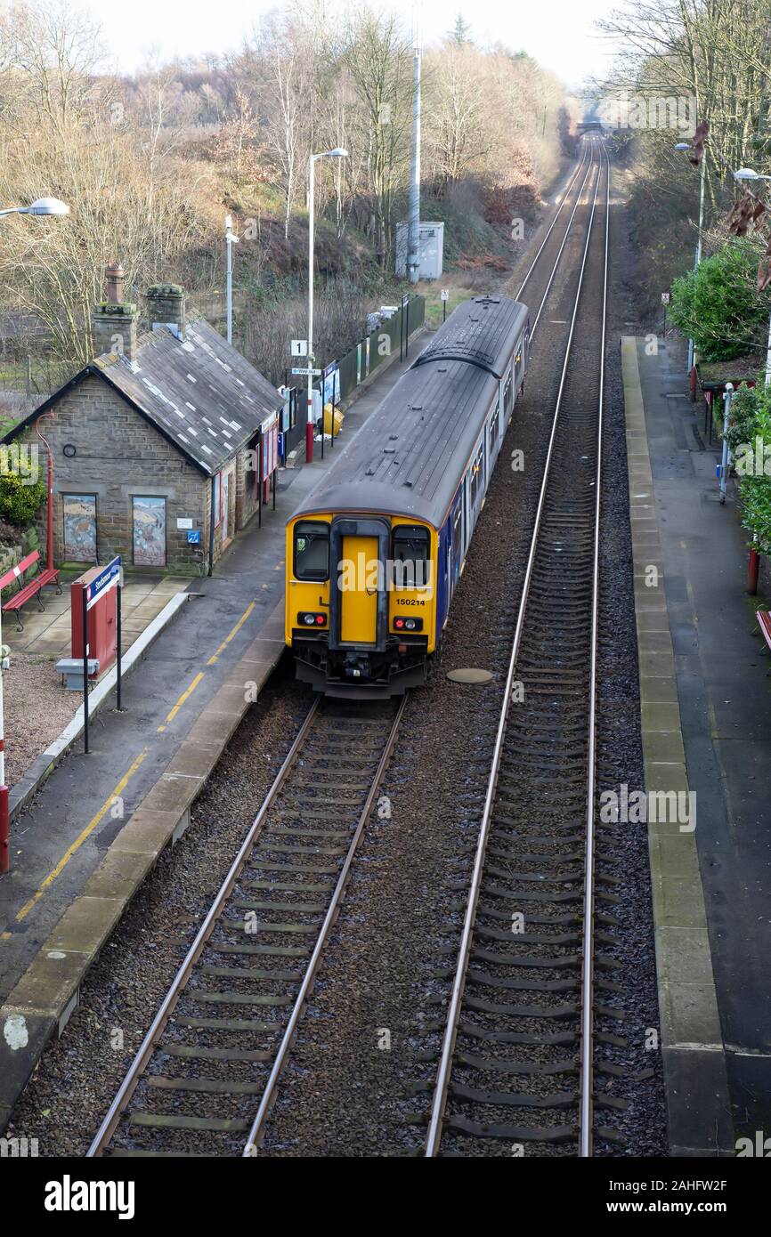 Unmanned railway station in yorkshire hi-res stock photography and ...