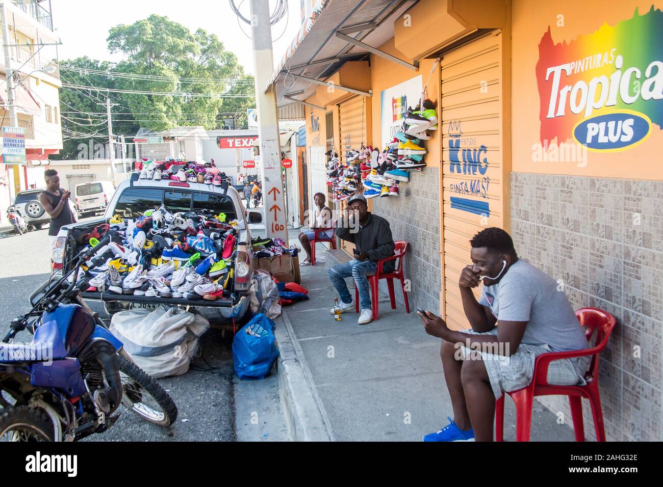 Haitian man hi-res stock photography and images - Alamy