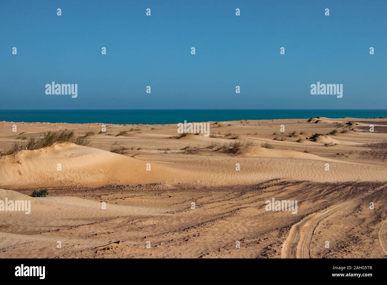Arabic desert ocean hi-res stock photography and images - Alamy
