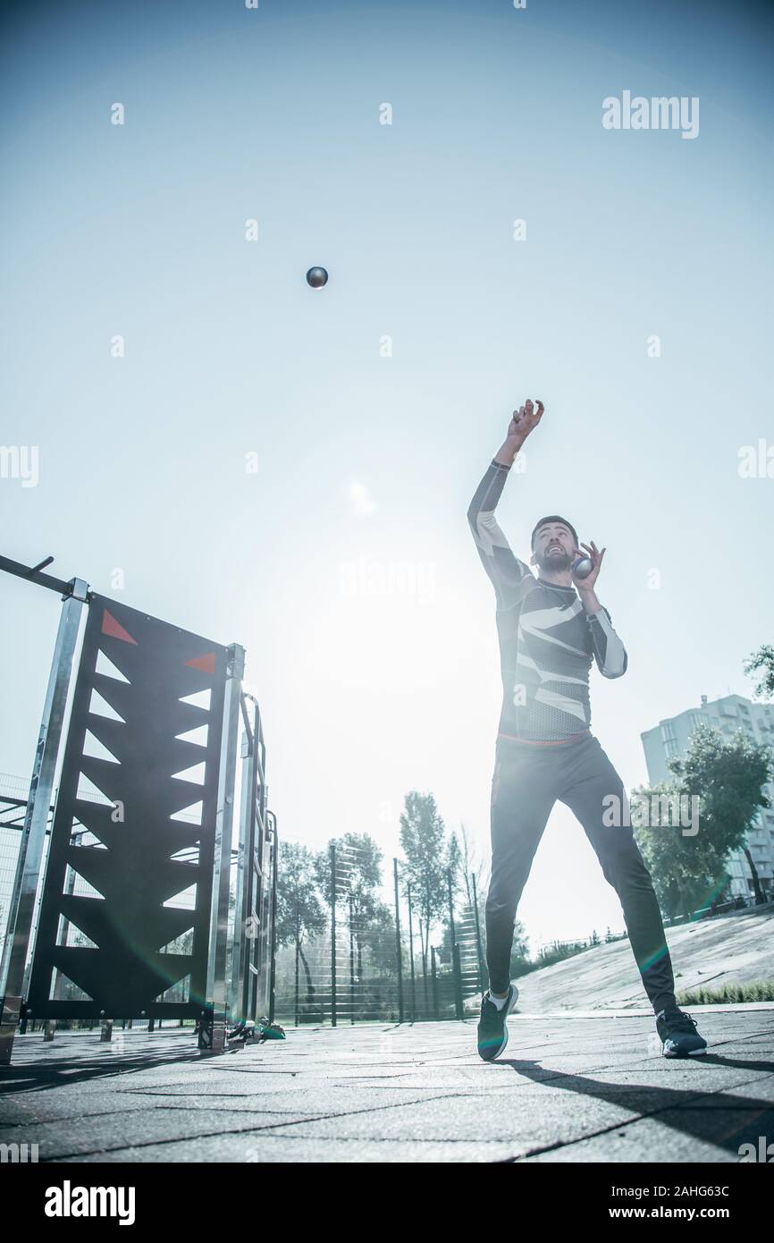 Champion strong man hi-res stock photography and images - Alamy