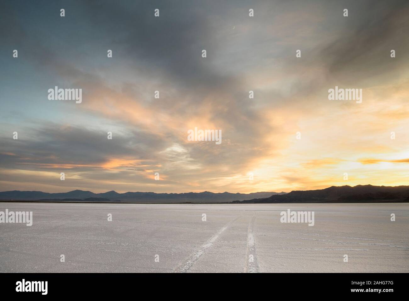 Bonneville Salt Flats in Utah, USA Stock Photo - Alamy