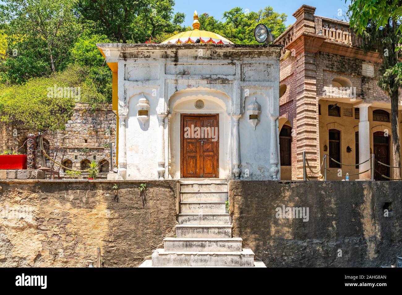 Village mandir hi-res stock photography and images - Alamy