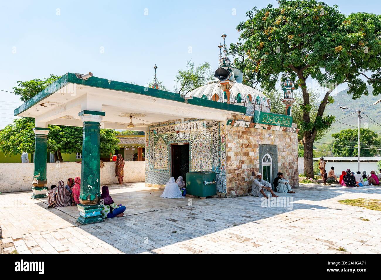 Bari Imam Sarkar Islamabad Tiempo Bari Imam Sarkar Chilla Gah