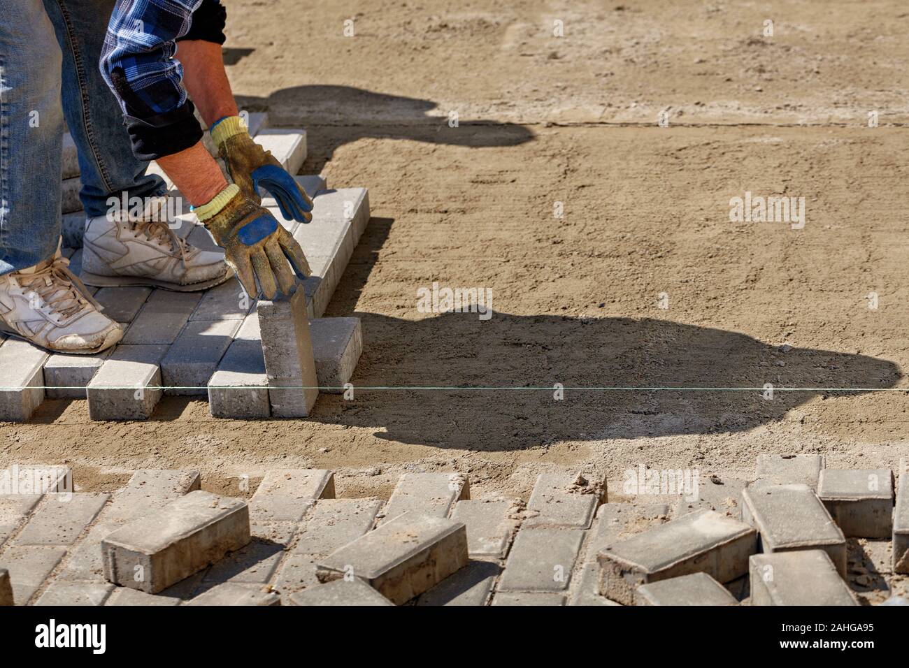 Lays paving slabs hi-res stock photography and images - Alamy