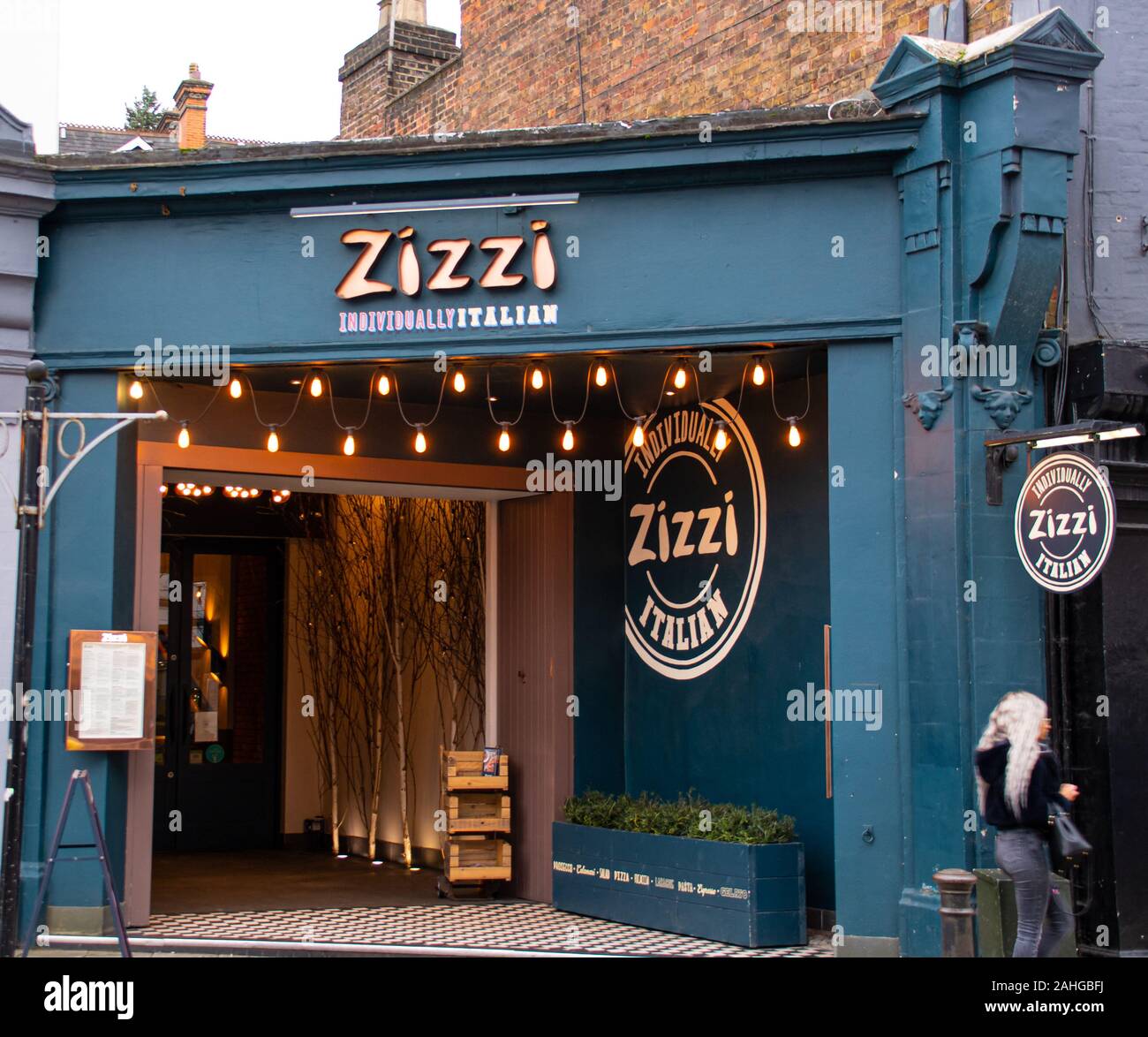 Zizzi facade hi-res stock photography and images - Alamy