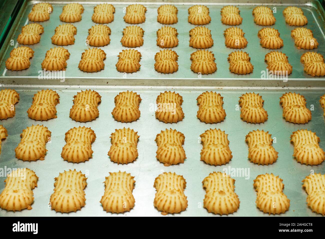 Baking bread cookies and confectionery in the bakery Stock Photo - Alamy