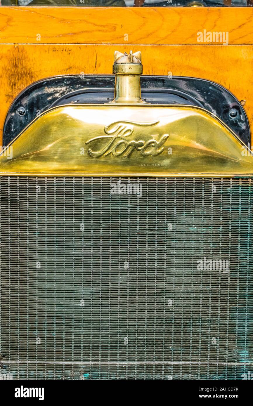 The Ford Model T (colloquially known as the Tin Lizzie, Leaping Lena ...