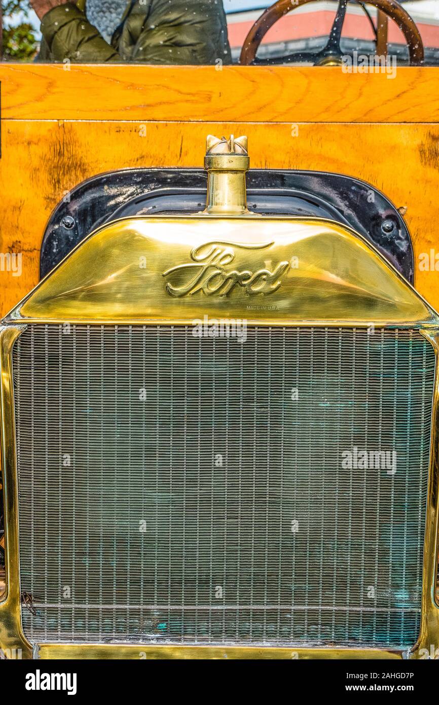 The Ford Model T (colloquially known as the Tin Lizzie, Leaping Lena ...