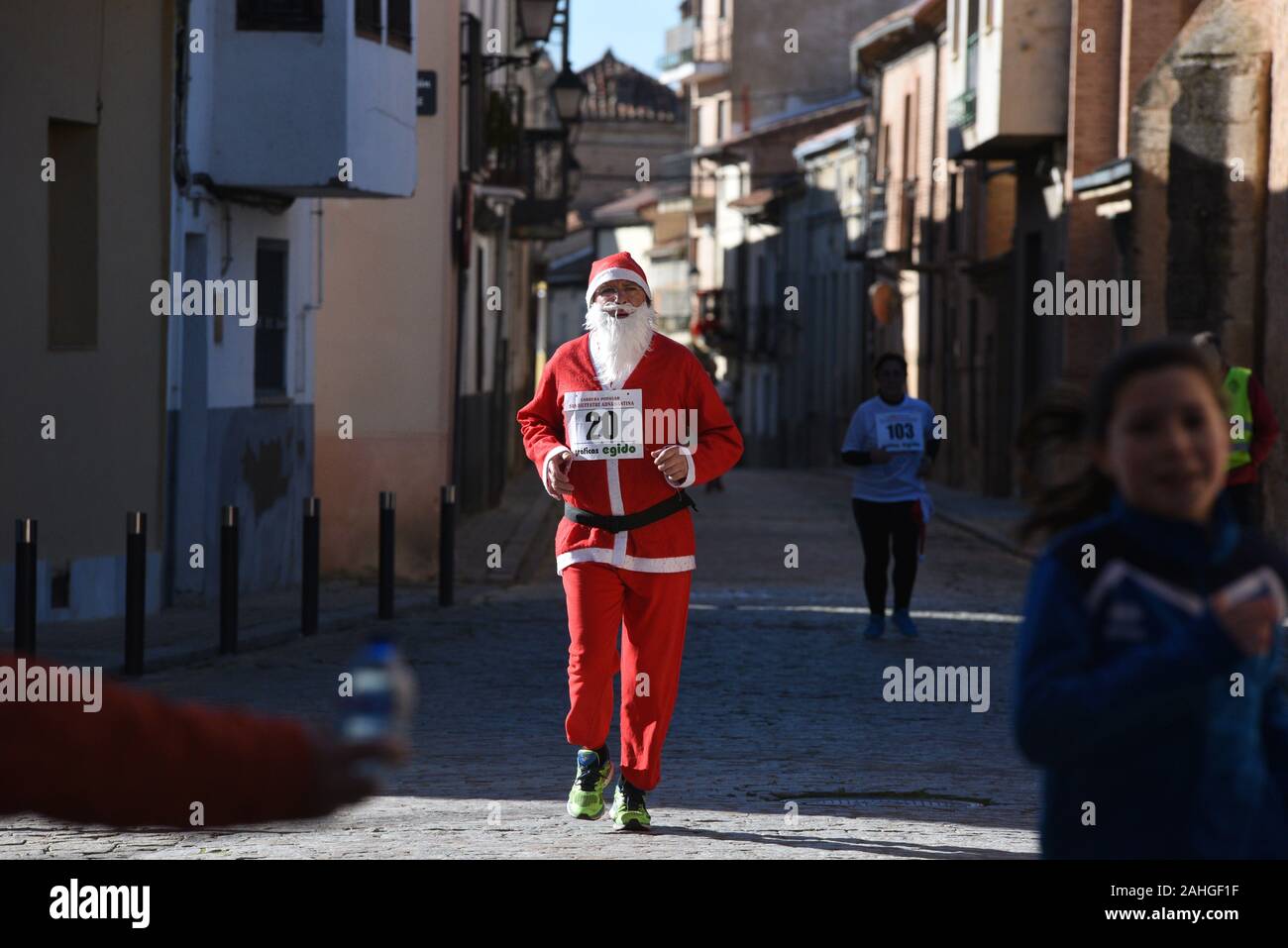 AlmazÃN, Spain. 29th Dec, 2019. A man dressed as Santa Claus takes part ...