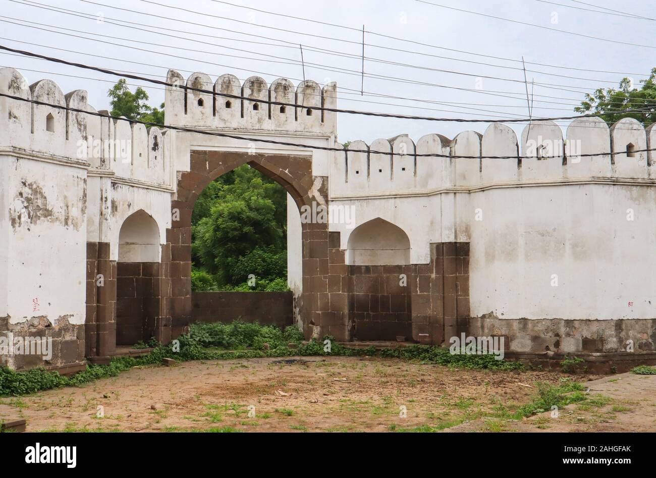 Gate structure hi-res stock photography and images - Alamy