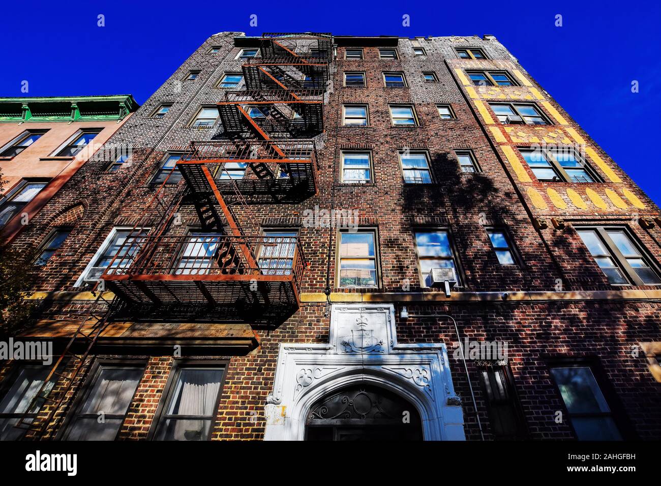 Building windows brooklyn new york hi-res stock photography and images ...