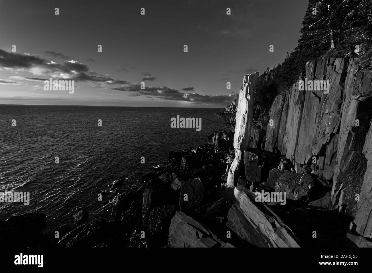 Balancing rock canada hi-res stock photography and images - Alamy