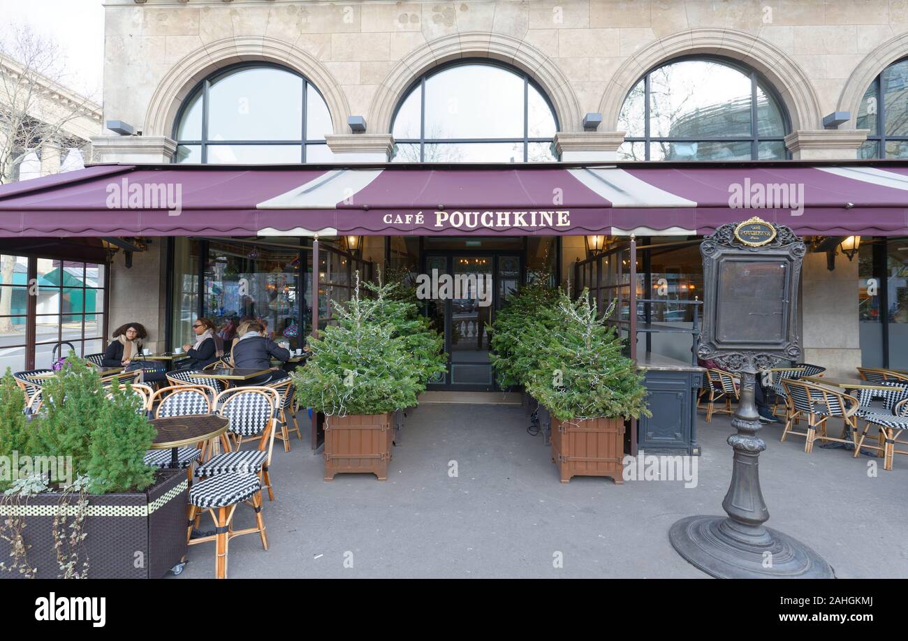 The French-Russian cafe restaurant Pouchkine decorated for Christmas ...